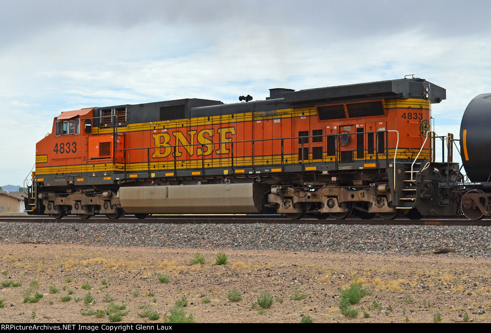BNSF 4833